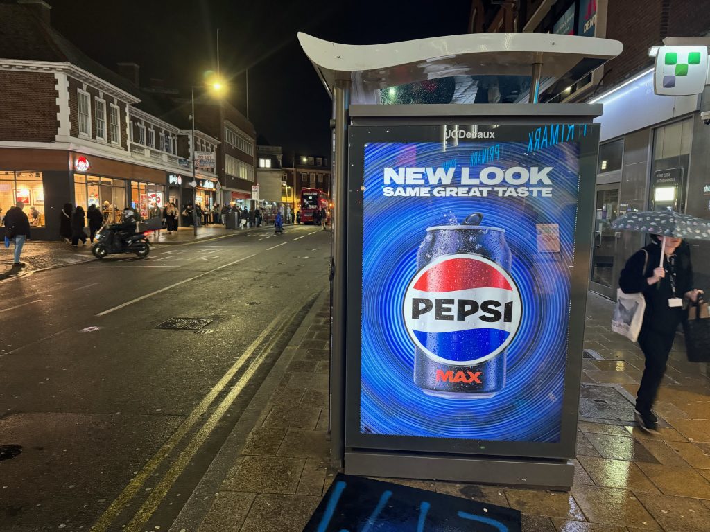 Now You See Me – Lenticular Buses |Hive Associates - The Lenticular Experts